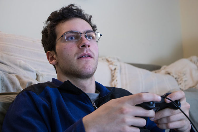 The definitive guide to online gaming with Sky Muster | Brdy